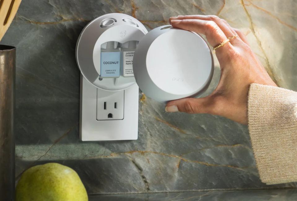 Pura Smart Diffuser 2026 - Forbes Vetted