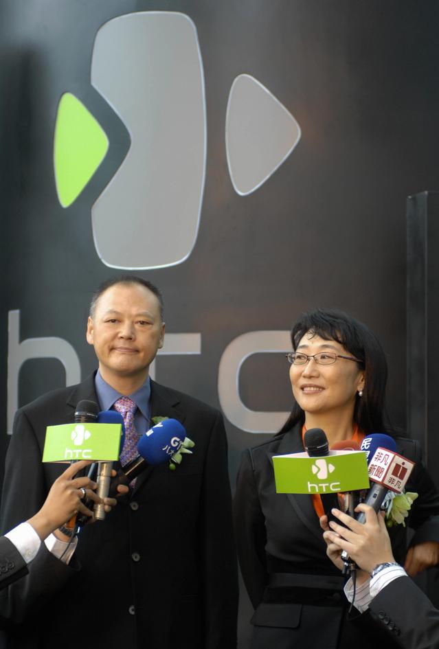 New Leader For Lagging HTC: What About New Smartphones?