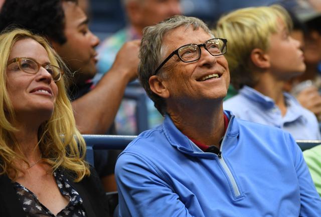 Bill Gates and Elisabeth Shue - pg.7