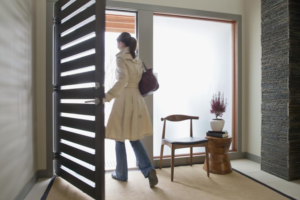 When Working From Home Doesn’t Work: 5 Reasons To Get Out Of The House