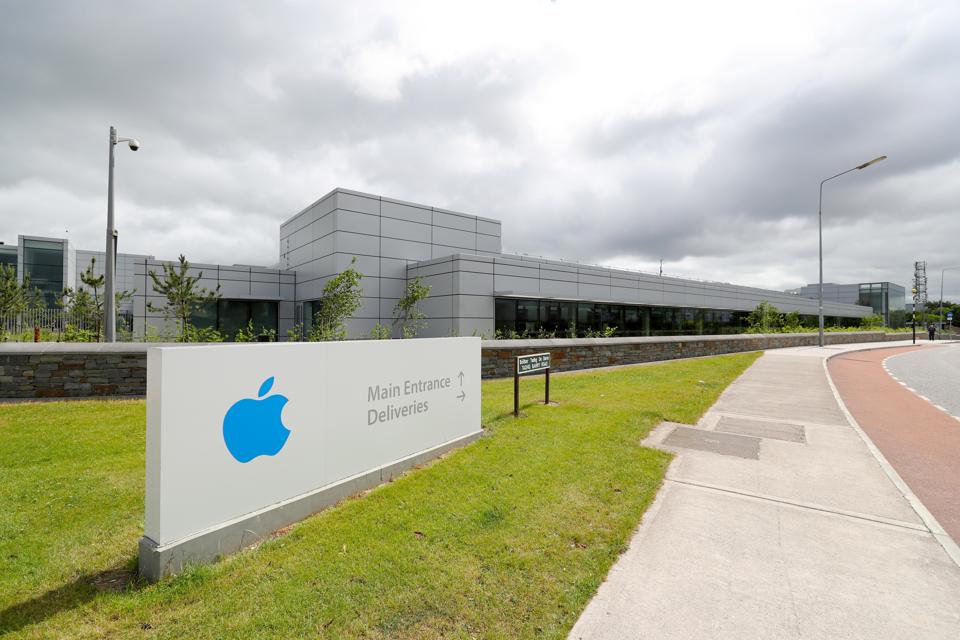 Apple Fires Hundreds Of Contractors It Hired To Review Siri Recordings