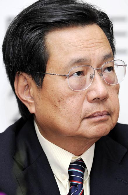 Cheng Wai Keung & family