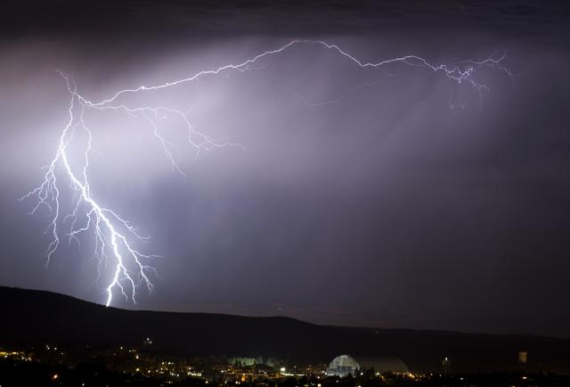 Lightning Is No Match For This System That Can Predict Bolts Before ...